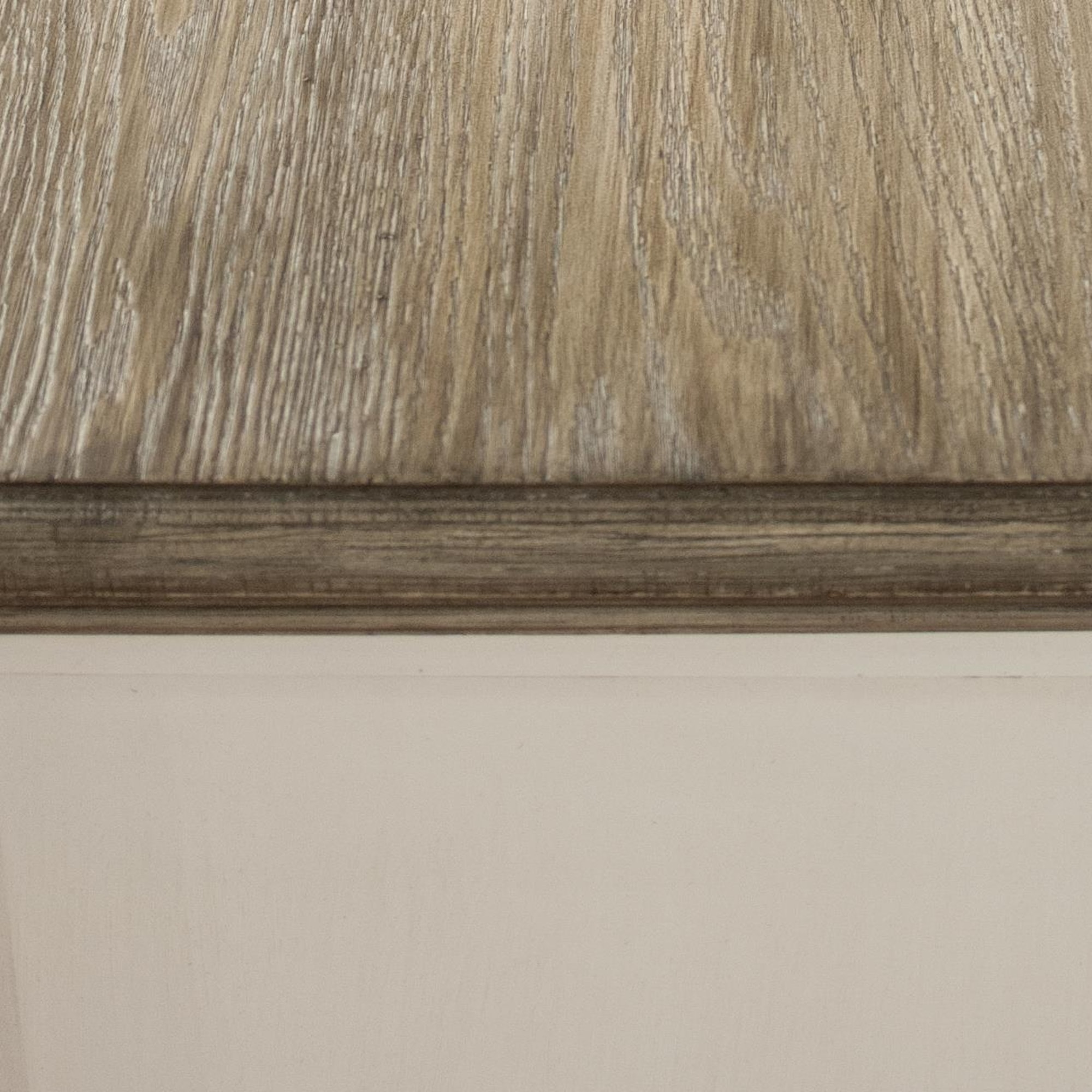 Riverside Furniture Myra 9940263 Round Dining Table with 18" Leaf ...