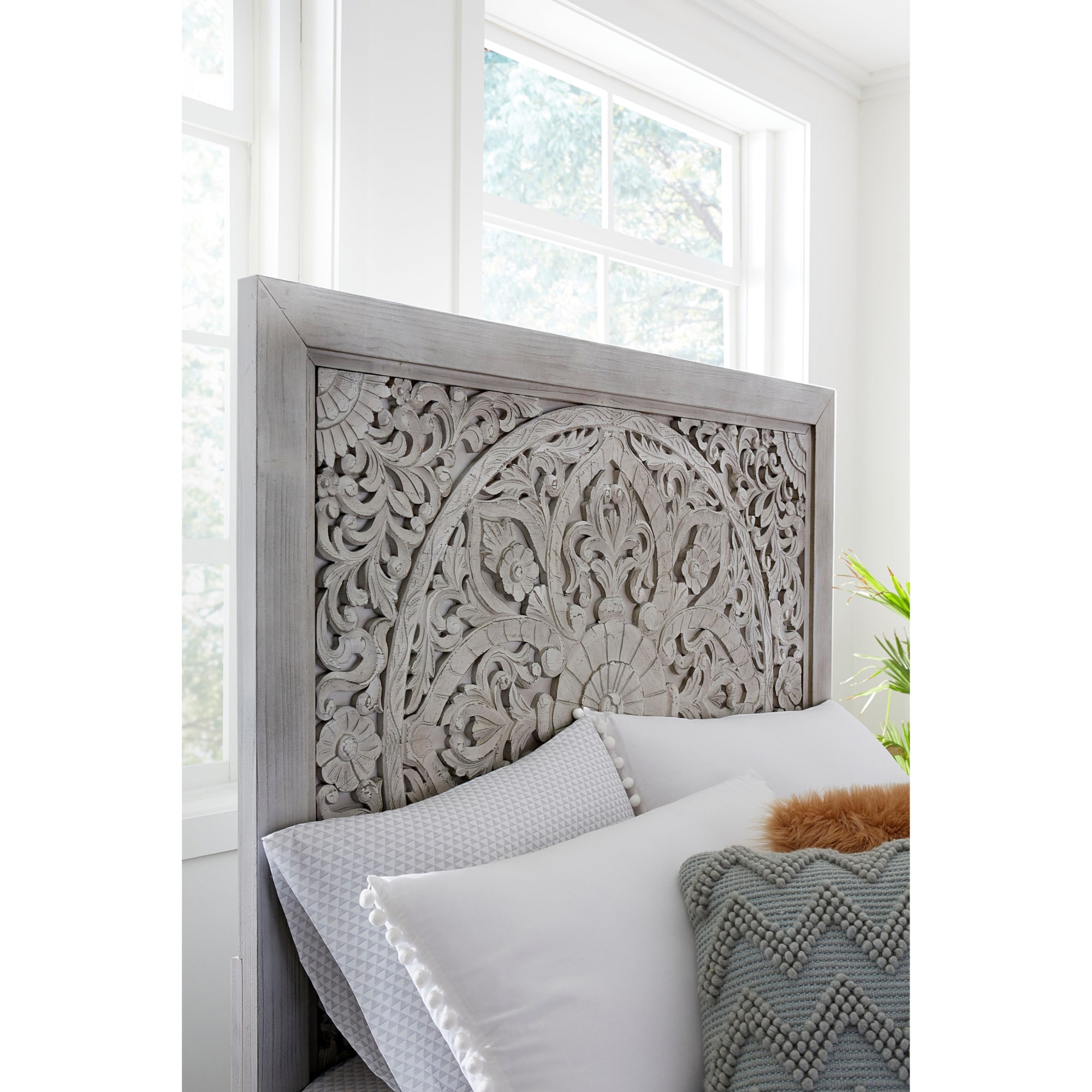 Modus Furniture Boho Chic 1JQ9H6 California King Platform Bed in Washed ...